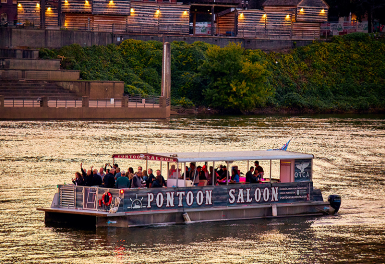 Your Guide to Nashville Boat Charters - Pontoon Saloon