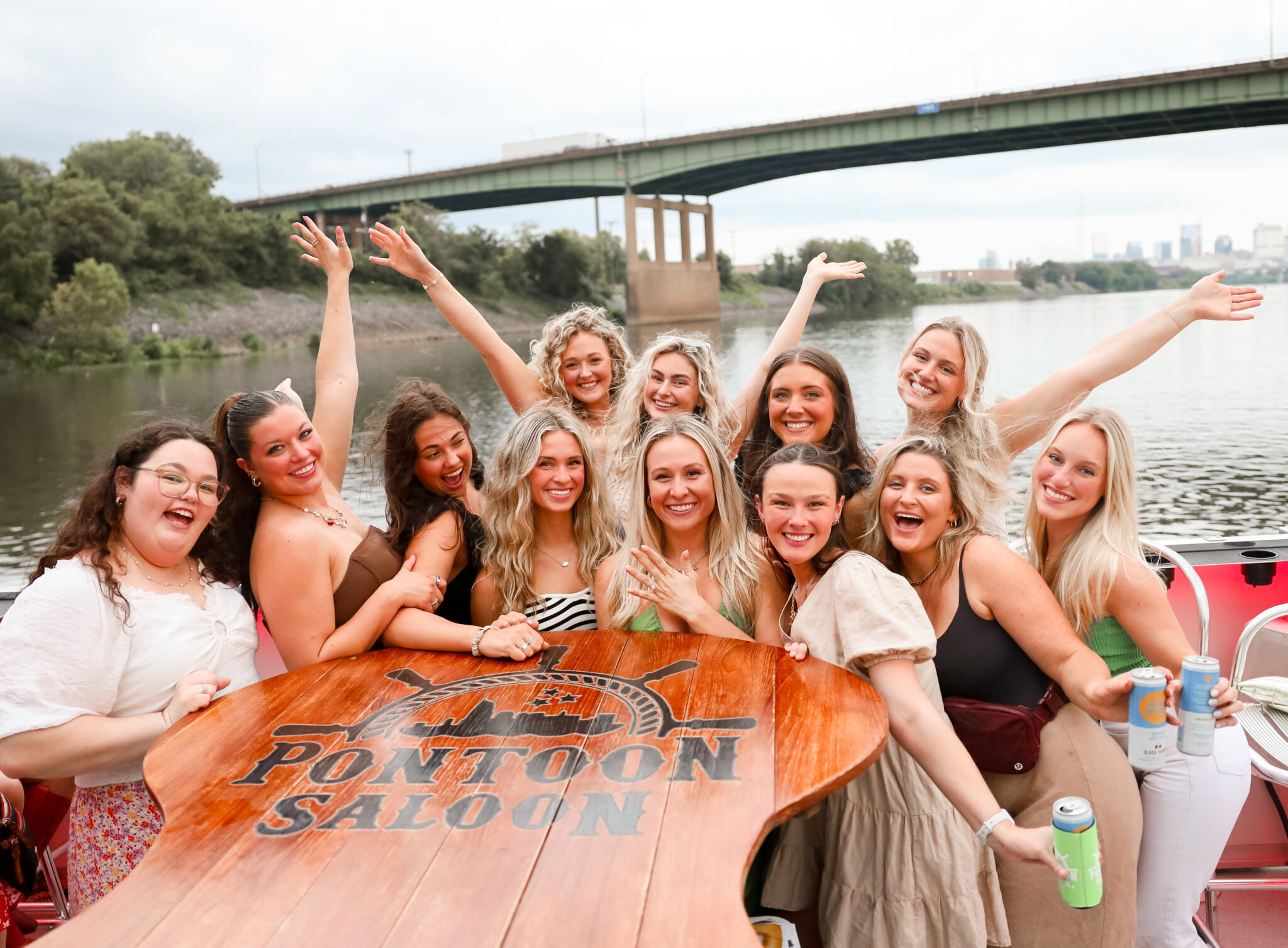 Transportation Tips for Your Pontoon Saloon Cruise